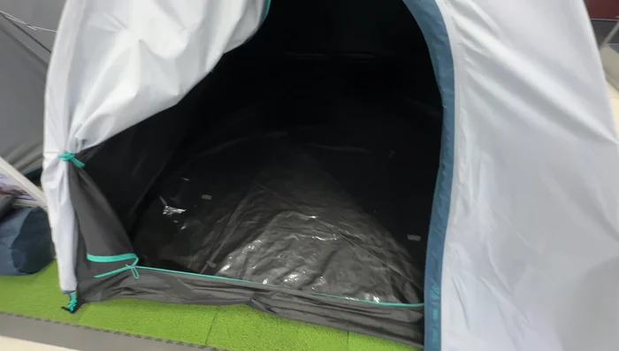 Quechua Arpenaz 4.1 Fresh & Black Family Tent Review: Spacious ...