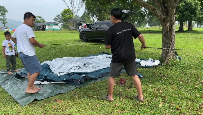 Quechua Arpenaz 4.1 Fresh & Black Family Tent Review: Spacious ...